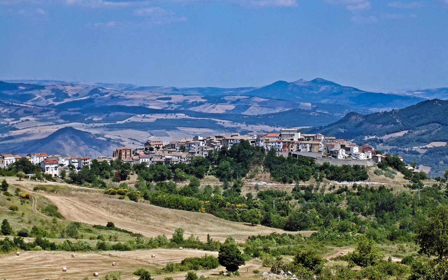 RAPONE, MAGICO BORGO DI FIABE, ARTE E CREATIVITÀ - Talenti Lucani ...